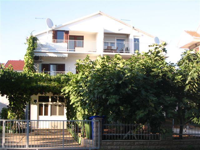 Kuća: Biograd Na Moru, dvokatnica 210 m2 (prodaja)