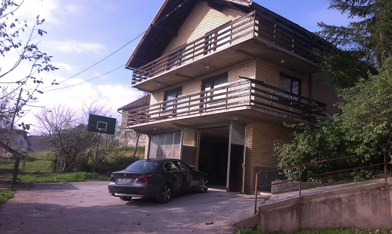 Kuća: Bosna i Hercegovina, 330.00 m2 (prodaja)