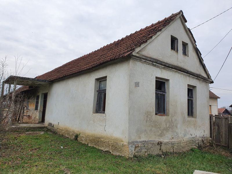 kuća: Hlebine, prizemnica, gospodarski objekti, oranica, 2313 m2 (prodaja)