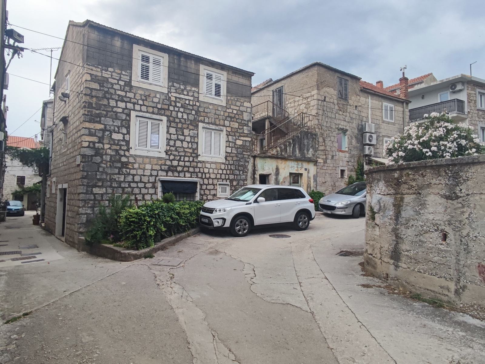 Kuća: Kaštel Gomilica (prodaja)