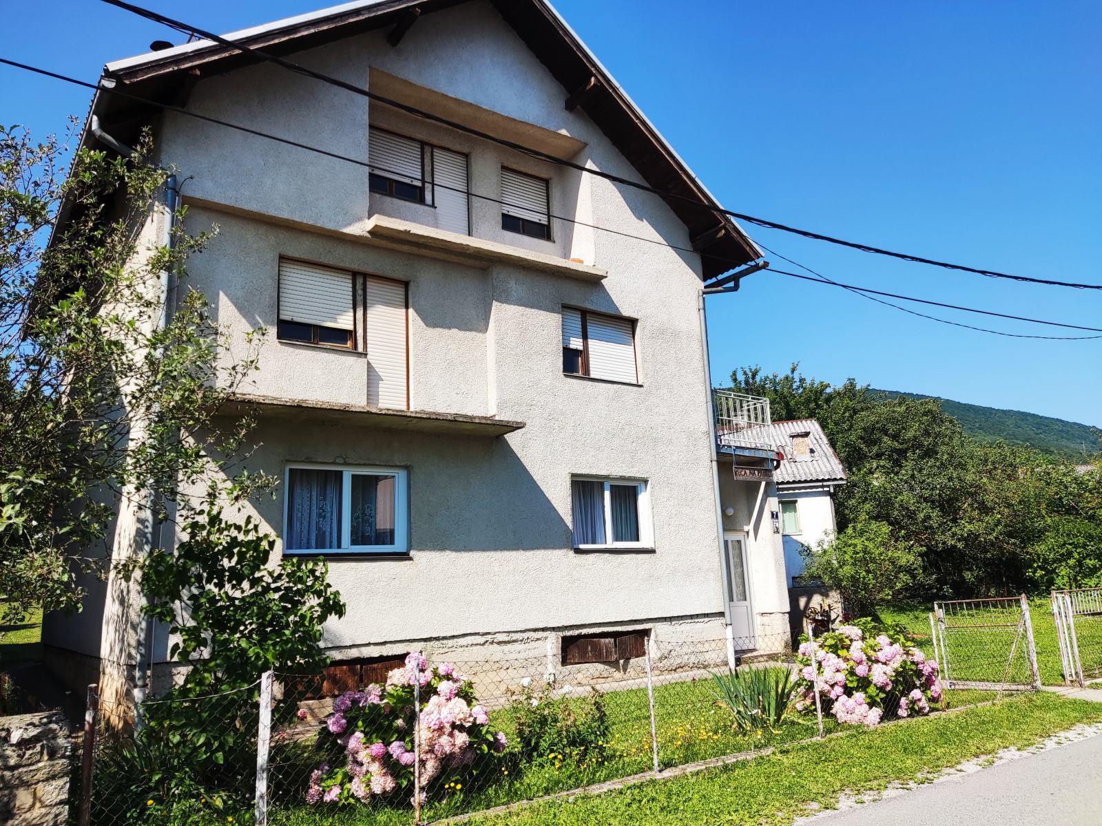 Kuća: Korenica, Plitvička Jezera 280.00 m2 (prodaja)