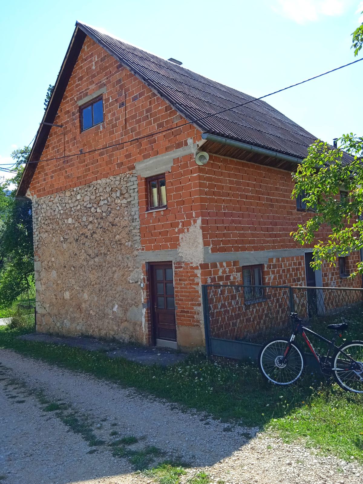 Kuća: Ličko Lešće, 90.00 m2 (prodaja)