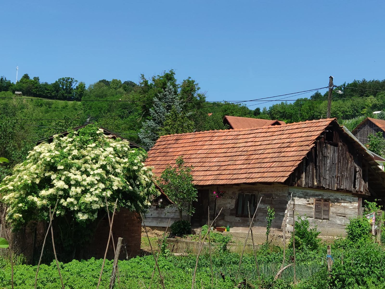 Kuća: Matenci, 70.00 m2 i pomoćna zgrada 30.00 m2 za rekonstrukciju ...