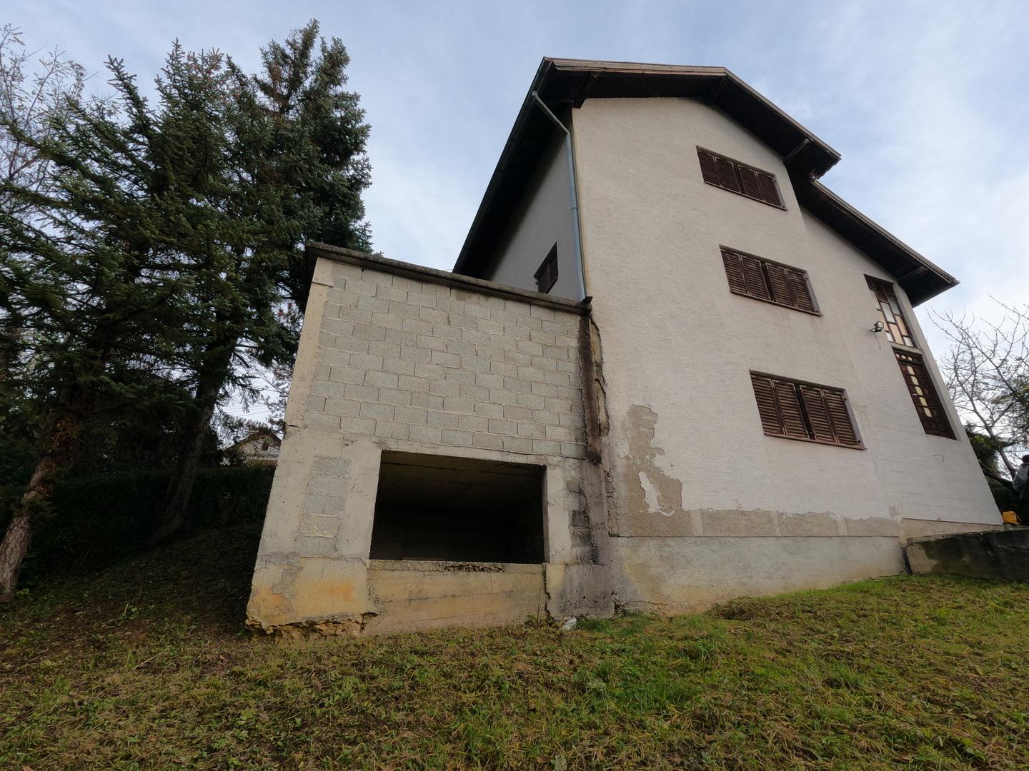 Kuća, Mikulići-Talani, 300 m2 + voćnjak (prodaja)