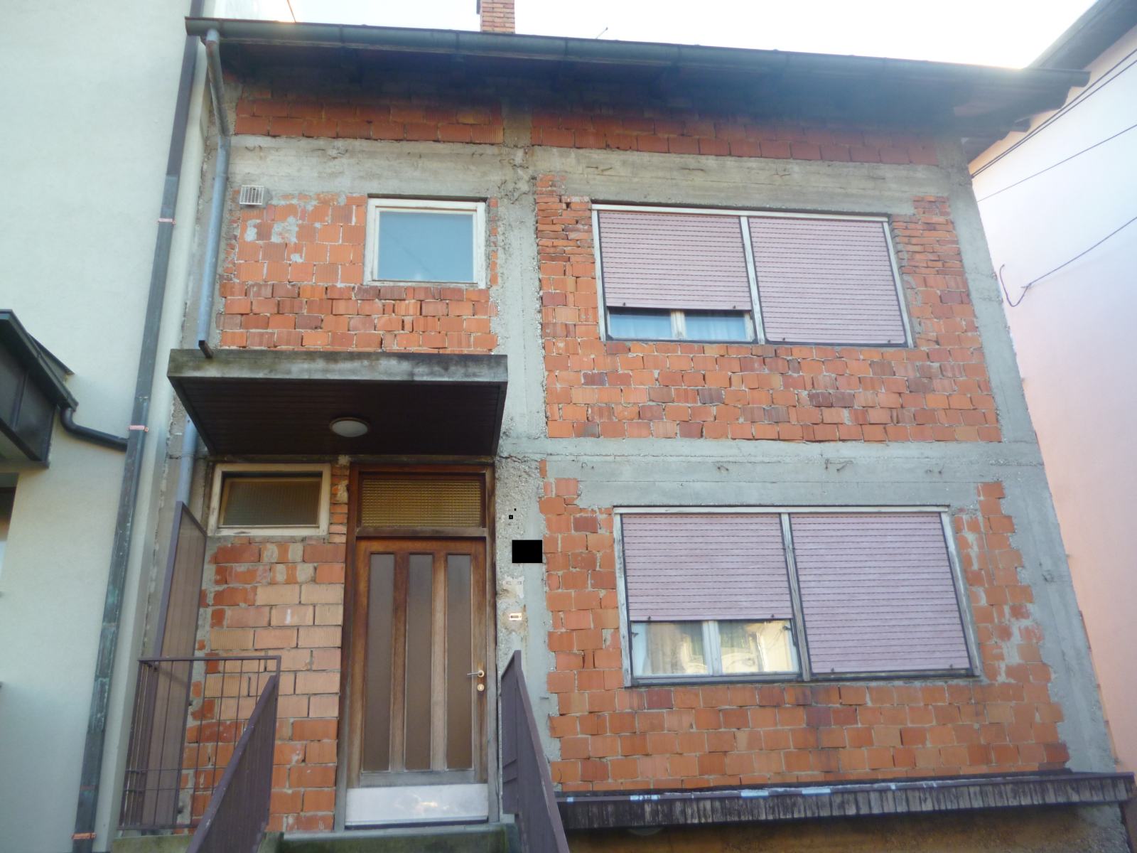 SNIŽENO/Kuća za renovaciju!!! Zagreb/Gornja Dubrava, Klaka, 210m2 (prodaja)