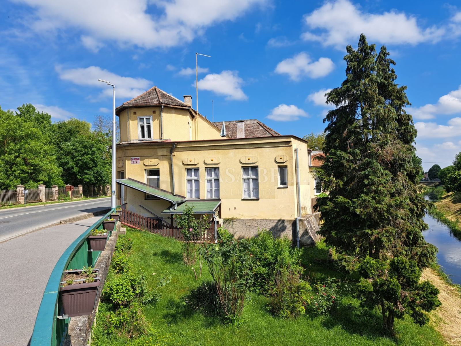 SNIŽENO!!! Kuća u samom centru Valpova, površine165 m2 (prodaja)