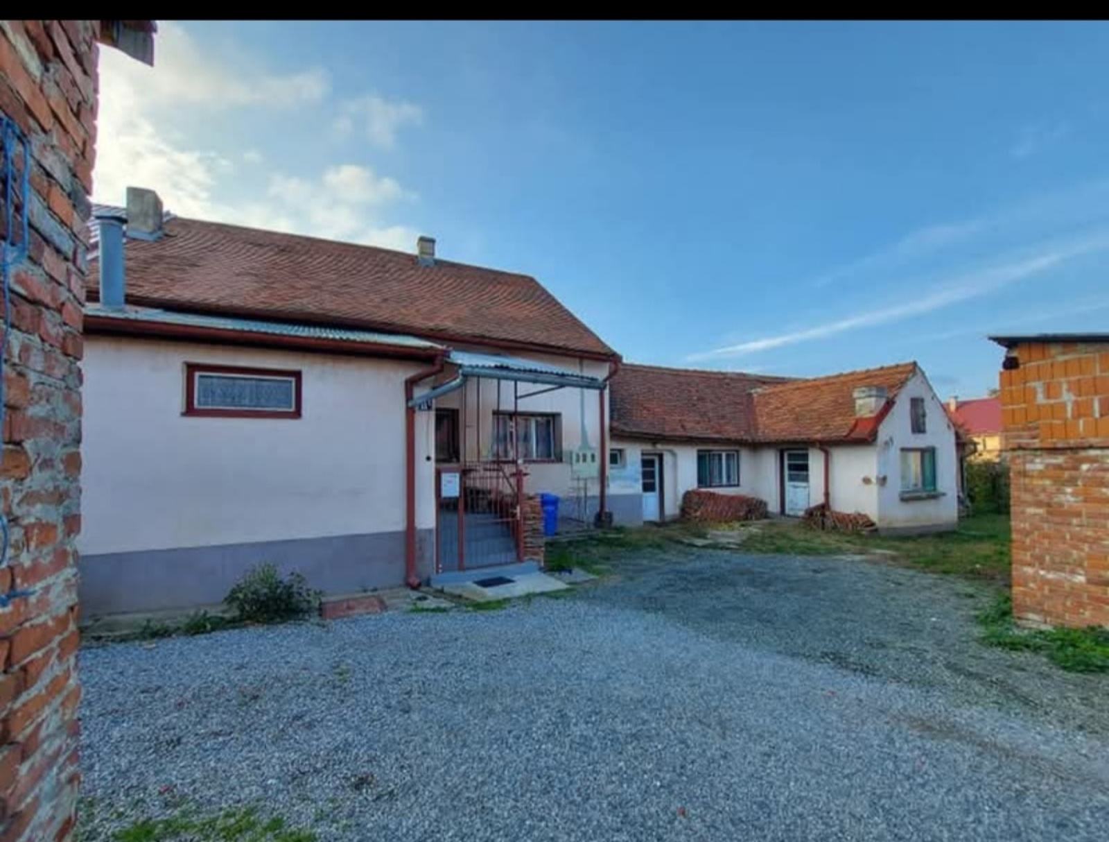 Kuća sa stanom (prodaja)