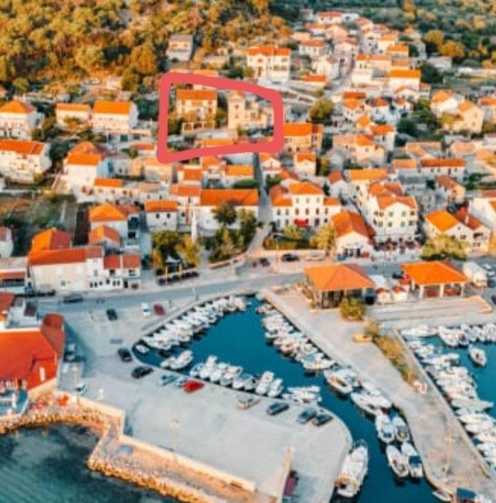 2x KUĆE OTOK - TRAJEKT LINIJA : TKON (prodaja)