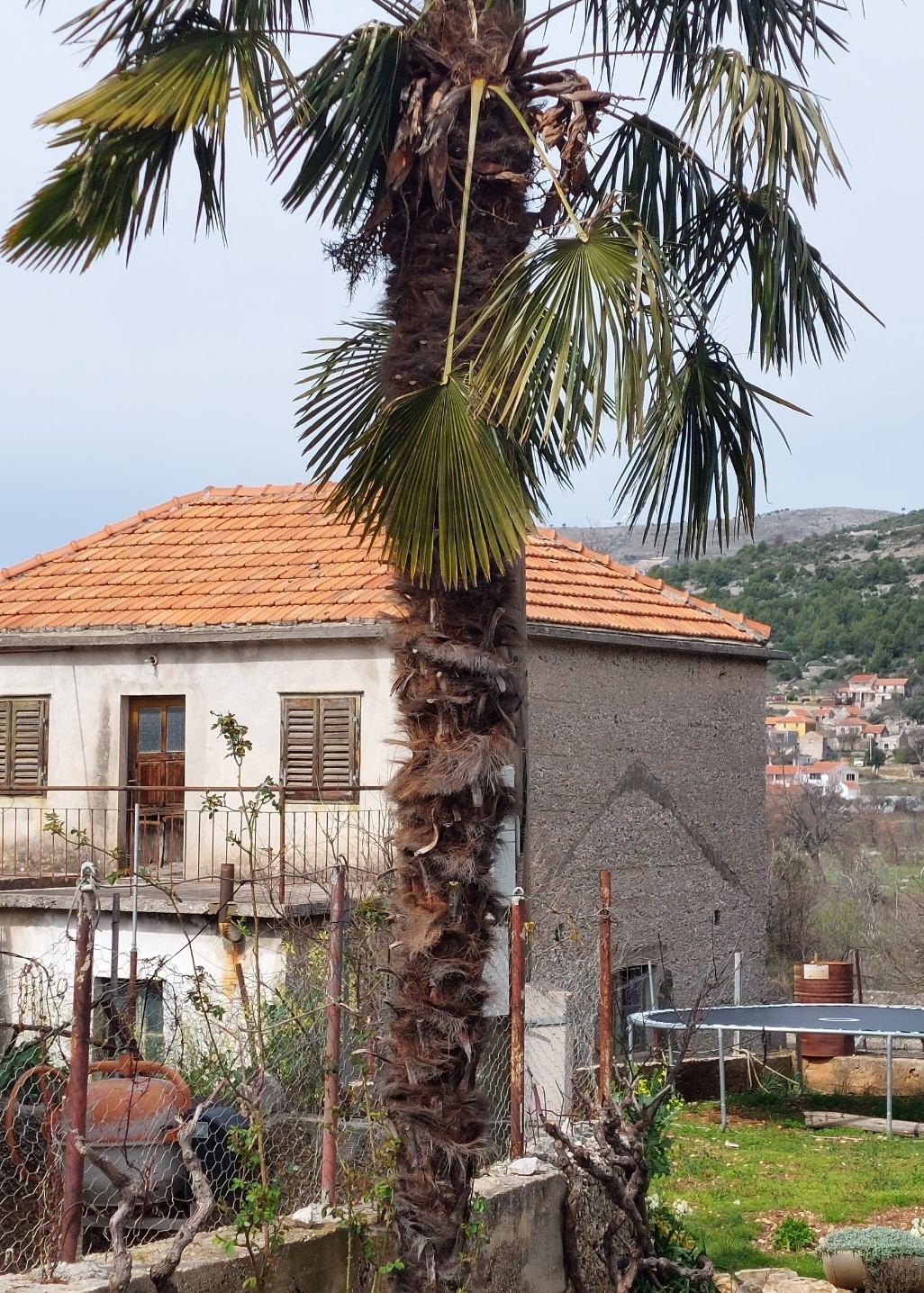 Kuća u Vrsinama (Marina),135m2,terasa 30m2 ,okućnice 574m2 (prodaja)