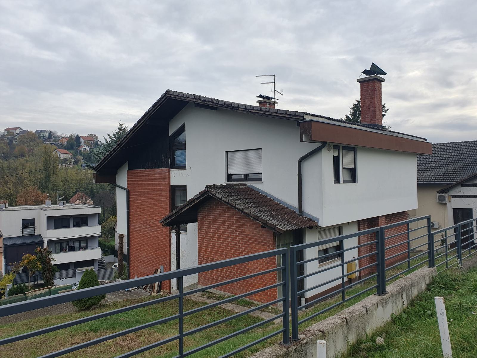 Kuća: Zagreb (Gajnice), 259.00 m2 (prodaja)