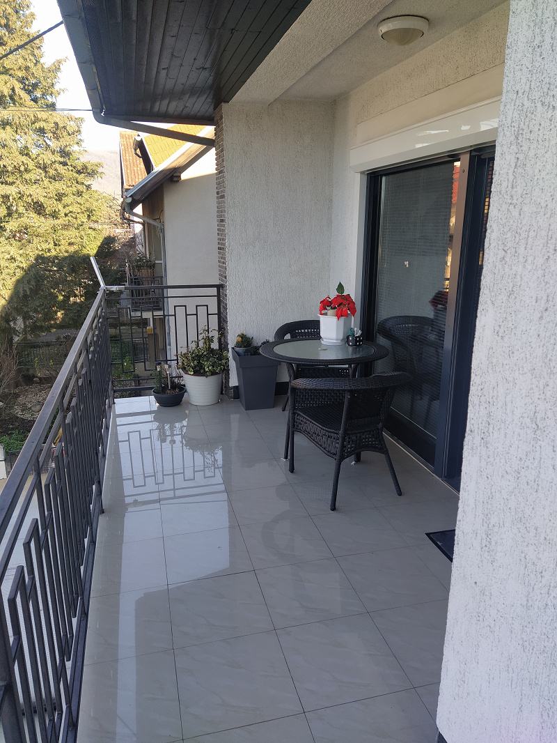 Kuća: Zagreb (Gajnice),stambeno poslovna zgrada 327 m2 (prodaja)