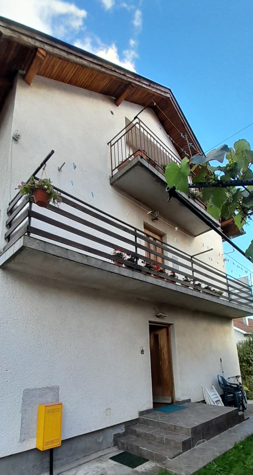 Kuća: Zagreb (Ivanja Reka), 180.00 m2 (prodaja)