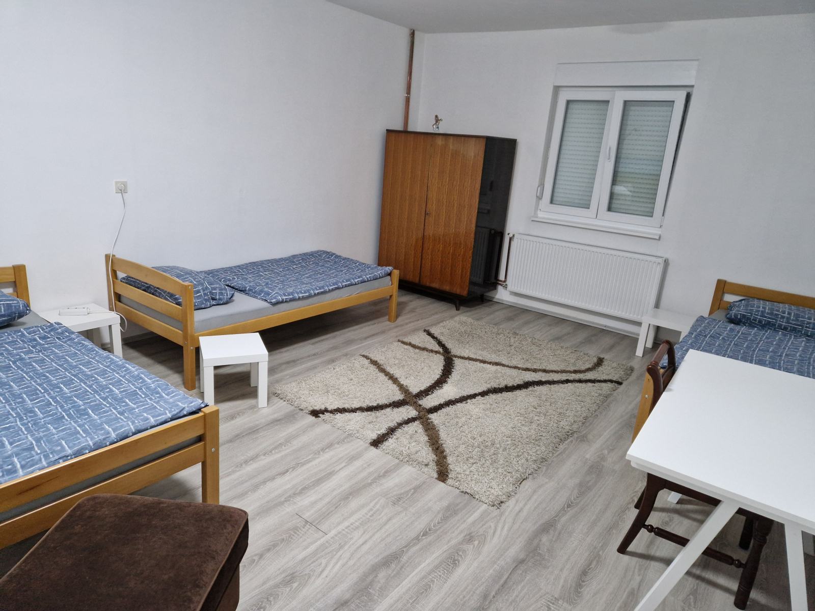 Kuća: Zagreb (Ivanja Reka), 200.00 m2 (iznajmljivanje)