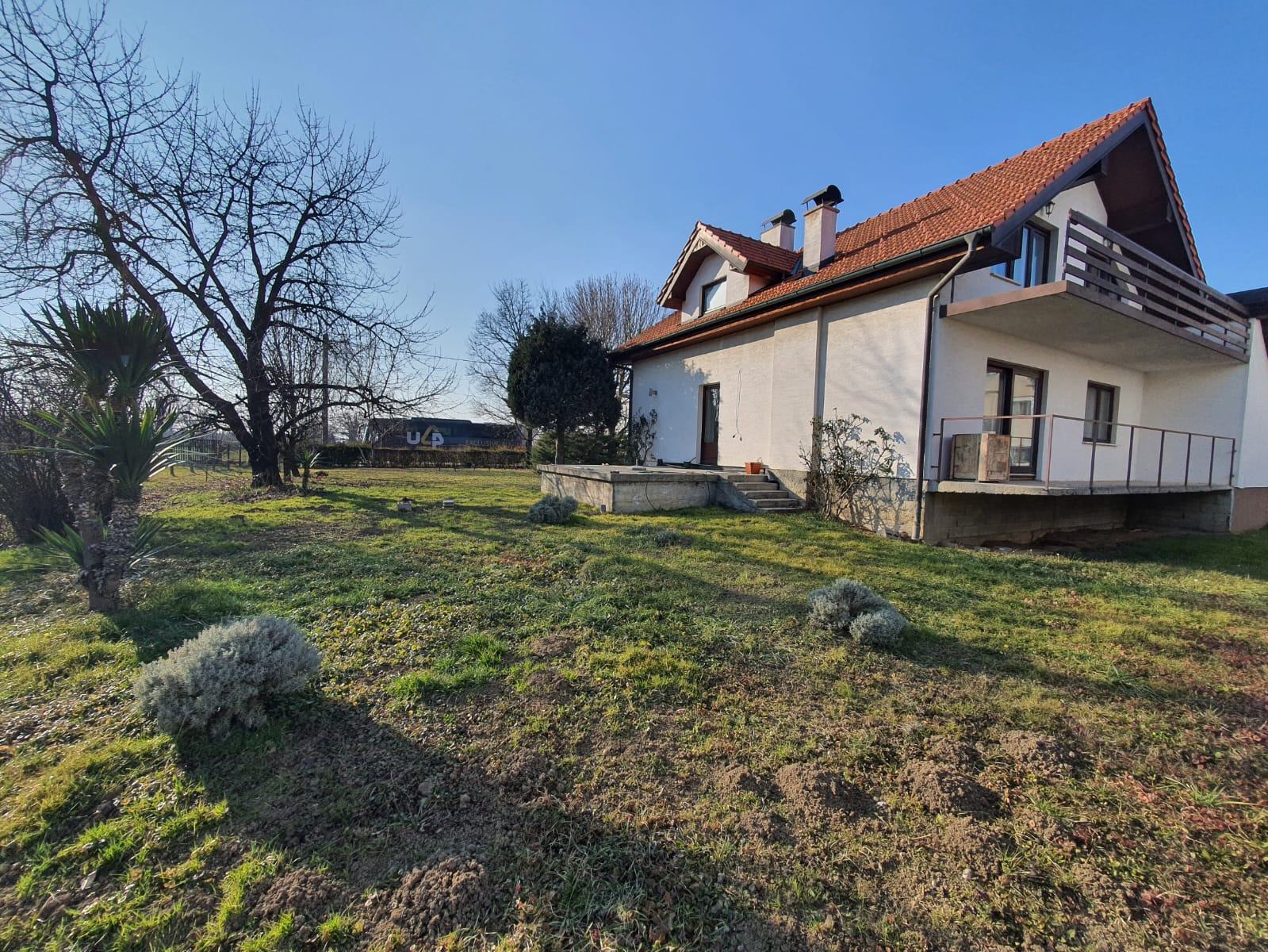 Kuća: Zagreb (Ivanja Reka), 328.00 m2 (prodaja)