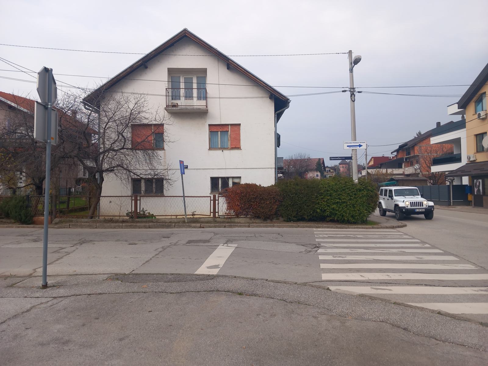 Kuća: Zagreb (Klaka), Dubrava zidana samostojeća 250.00 m2 (prodaja)