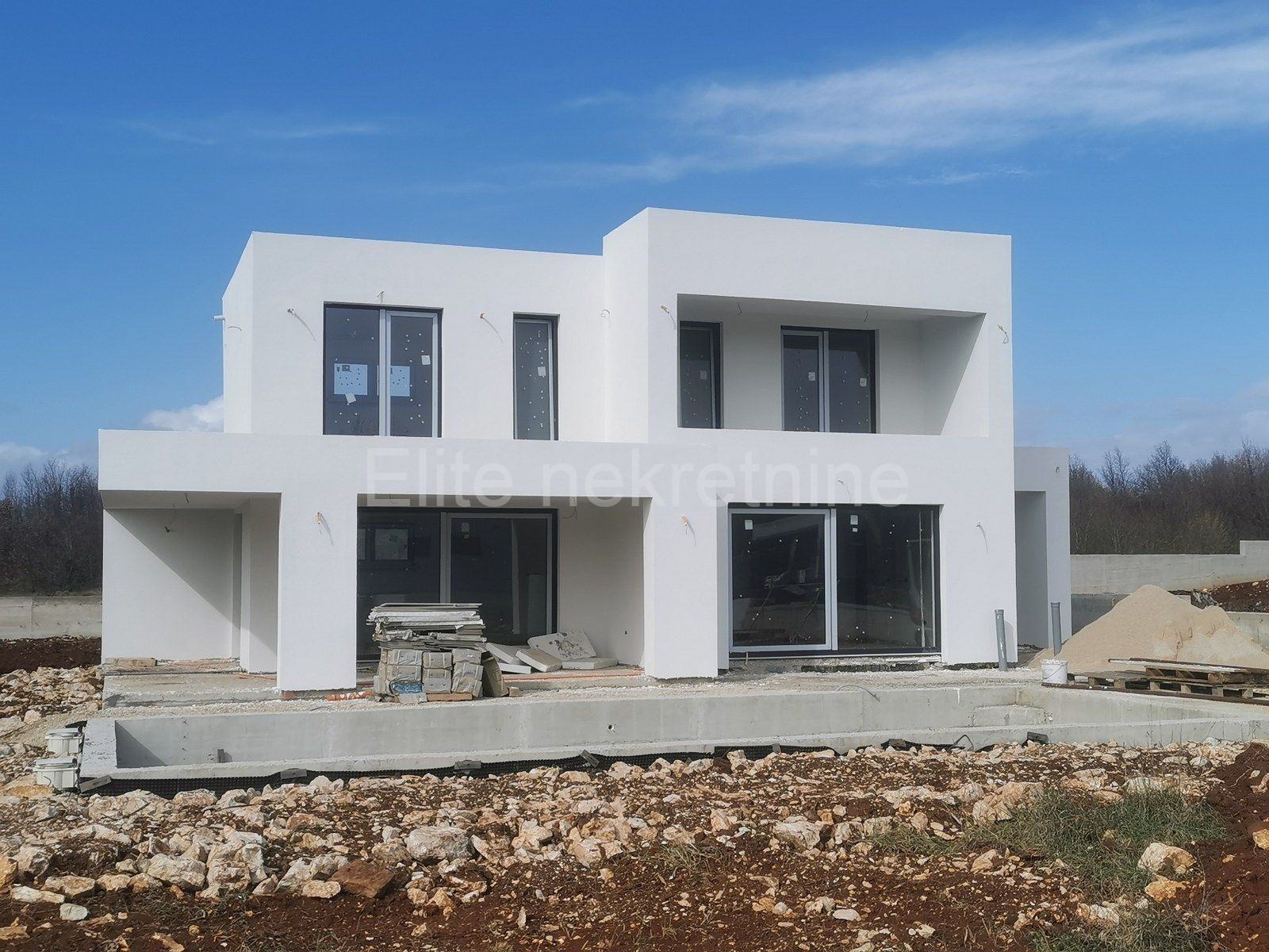 Kunj - prodaja samostojeće vile na dvije etaže, 180.99m2! (prodaja)