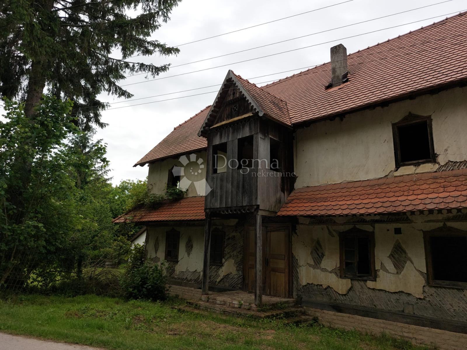 Kurija, Tradicijska kuća s idejnim projektom ! Suvoj (prodaja)