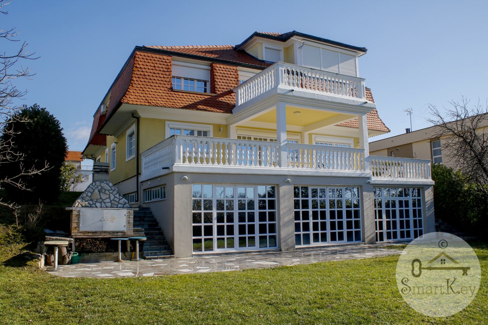 Luksuzna vila u Bukovačkoj 745 m2 (prodaja)