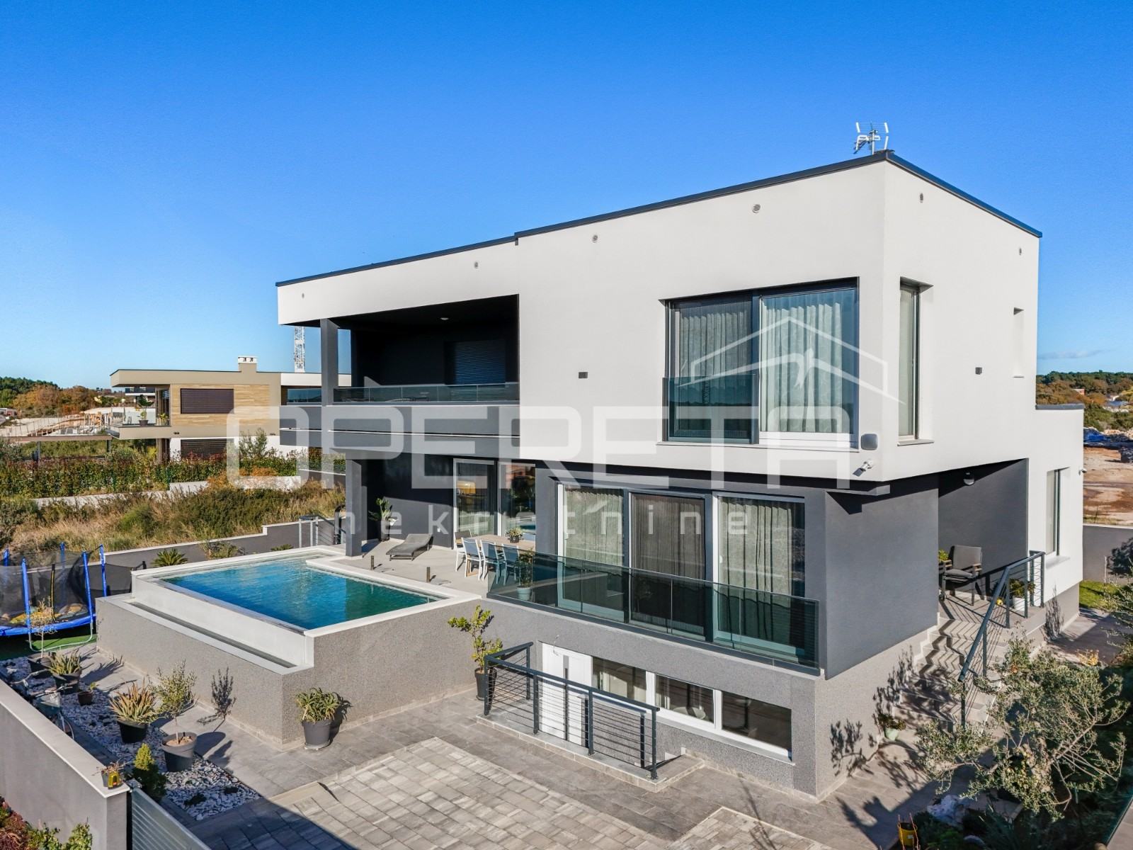 Luksuzna vila u Medulinu: Spa centar, infinity bazen i savršen pogled ...