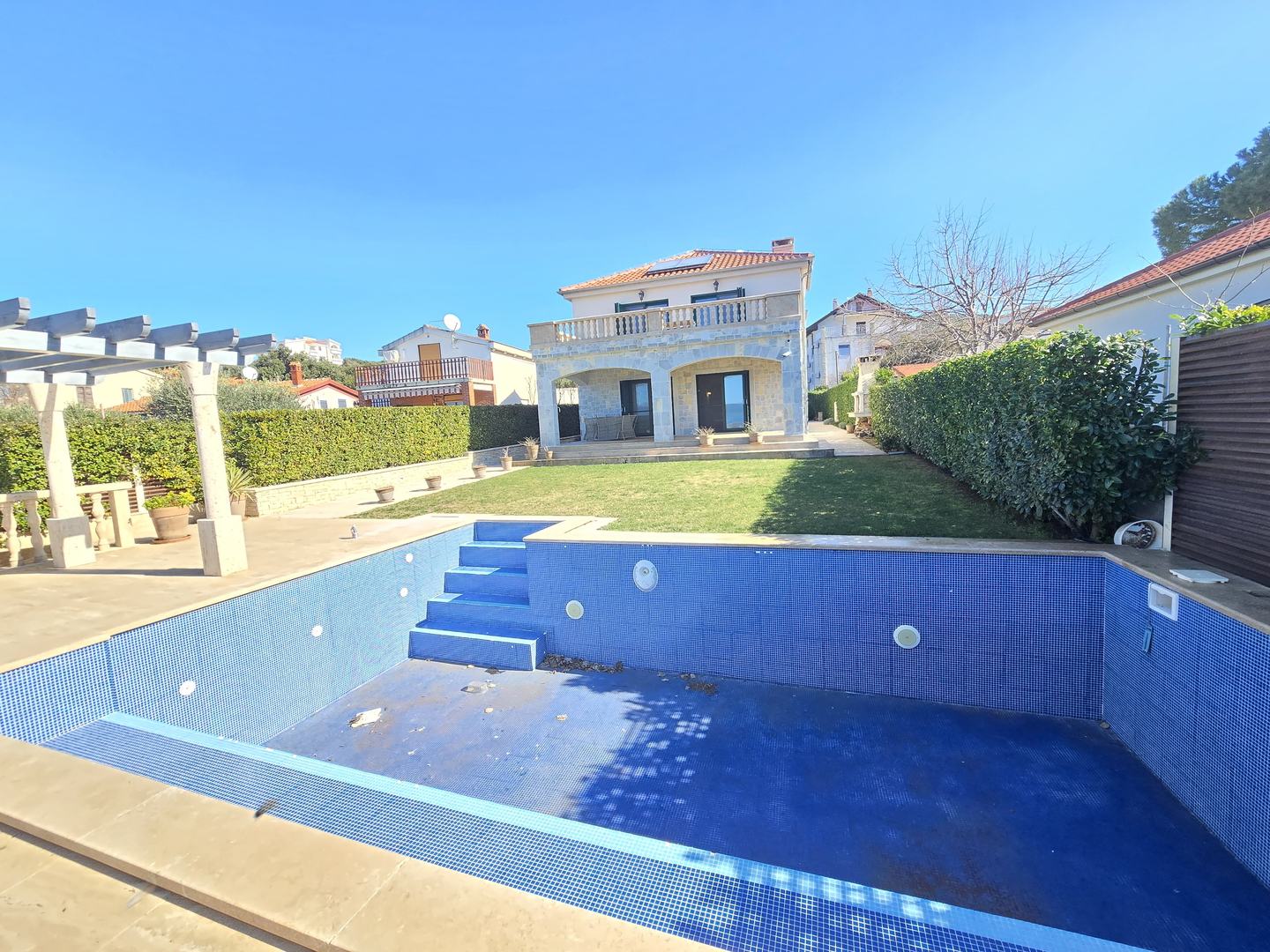 Luksuzna vila u prvom redu do mora - Zadar- Sv. Petar (prodaja)