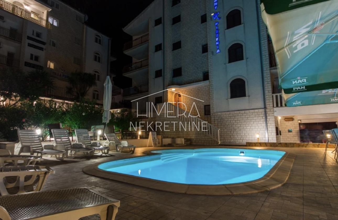 LUKSUZNI HOTEL PROSTRANA VILA KATARINA TROGIR OTOK ČIOVO (prodaja)