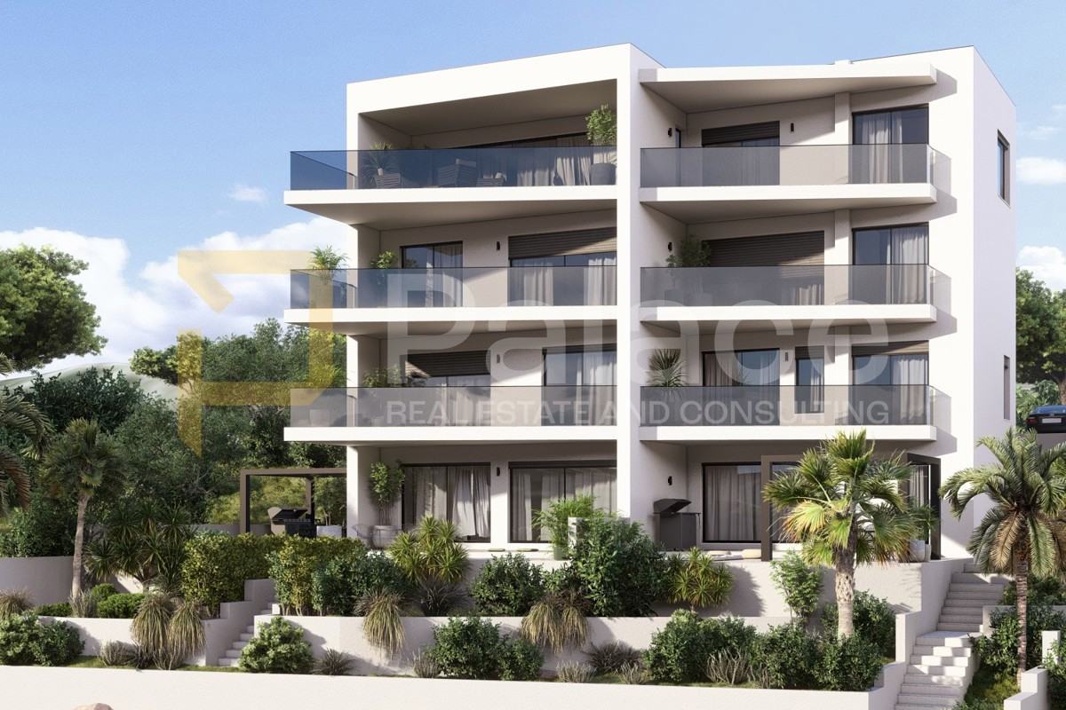 Luksuzni penthouse 120 m² s prostranom lođom – Seget Vranjica (prodaja)