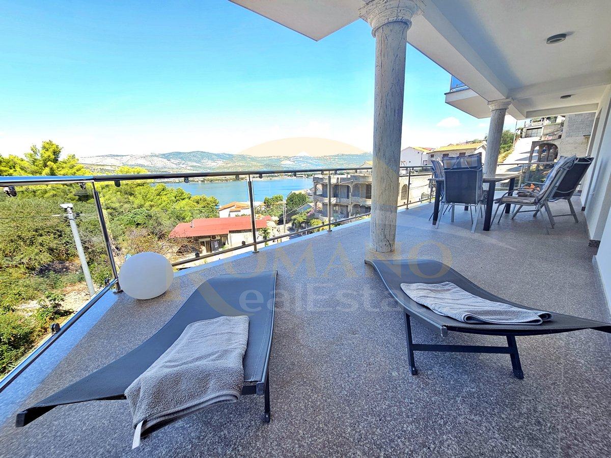 Luksuzno opremljen apartman u mjestu Mastrina sa 4 spavaće sobe - 145 ...