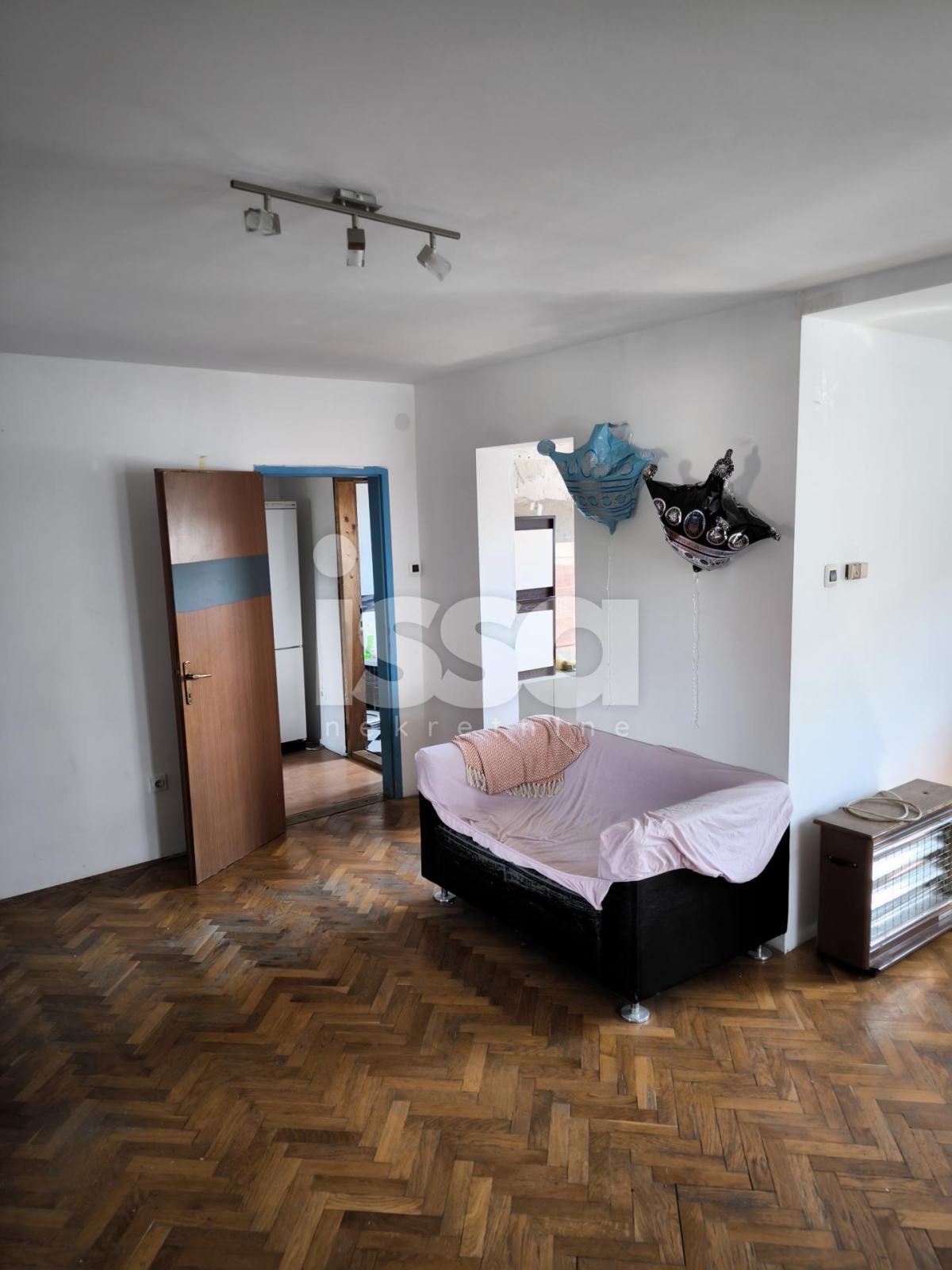 MAKSIMIR, TROSOBNI STAN, 70m2, 400€ (iznajmljivanje)