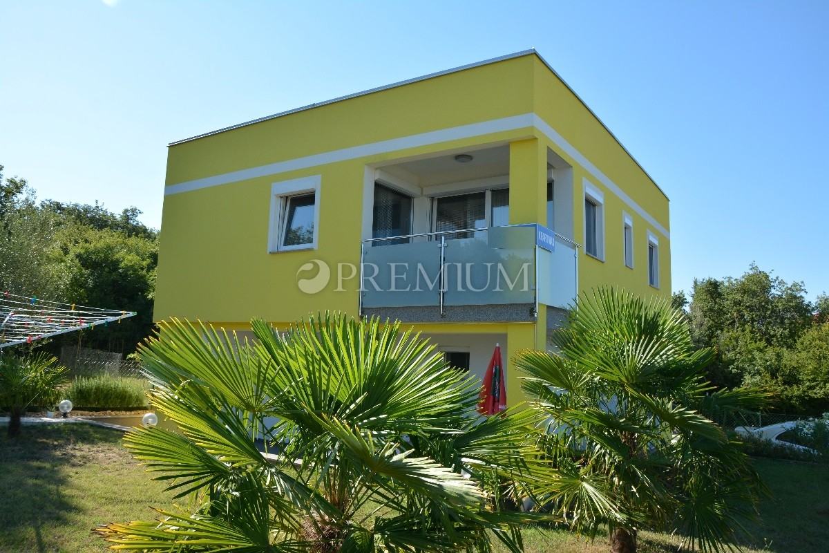 Malinska, prodaja kuće sa dva namještena apartmana !! Pogled more ...