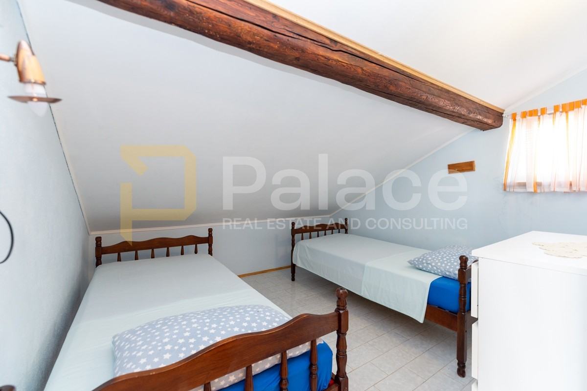 MEKA DRAGA: KUĆA S POGLEDOM NA MORE (prodaja)