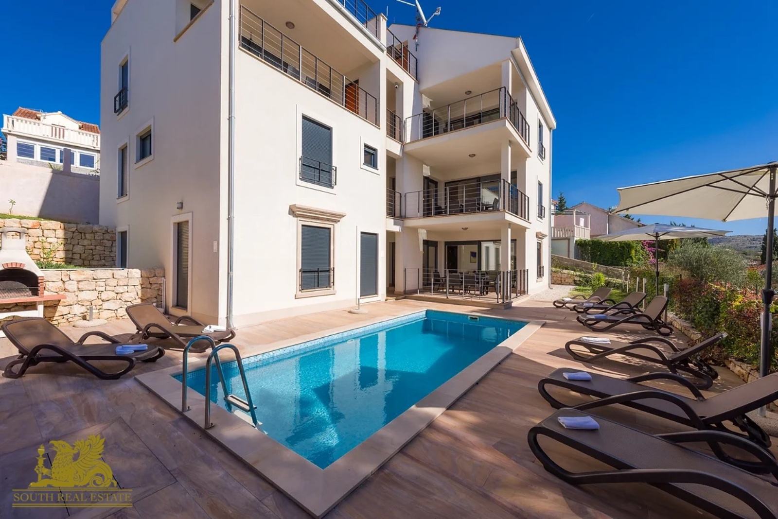 Moderan prizemni dvosoban apartman s pogledom na more, Milna, otok Bra