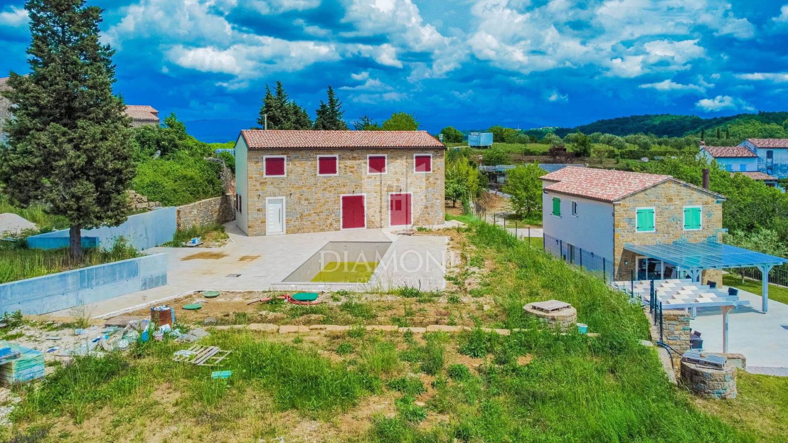 Momjan, okolica! Predivna vila sa otvorenim pogledom na more! (prodaja)