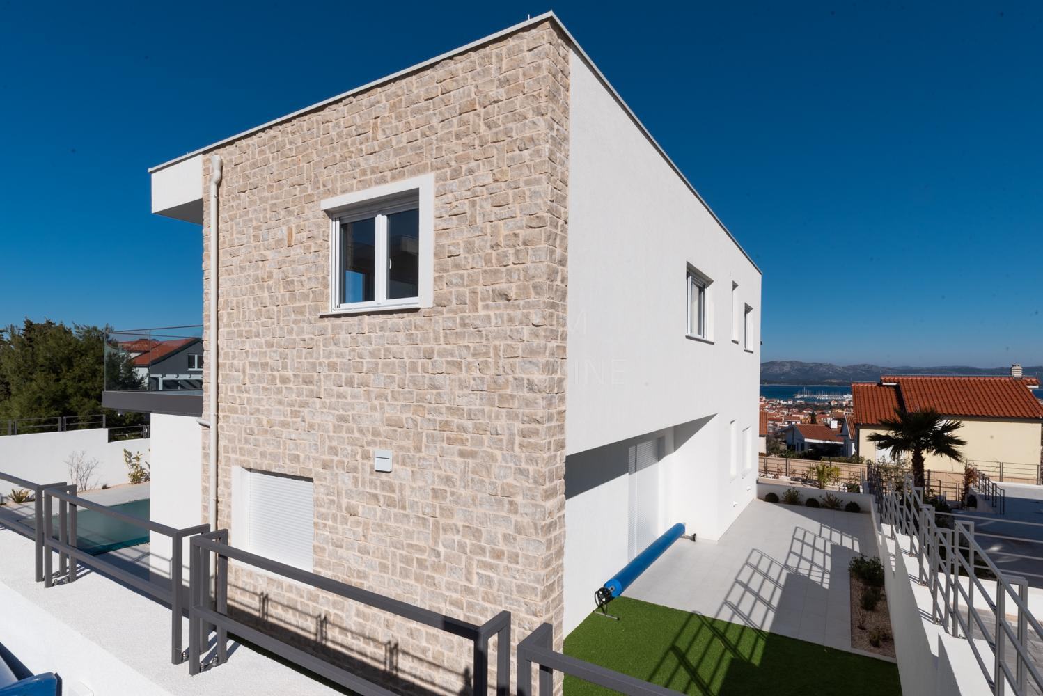 Murter, moderna gradnja, vrhunska kvaliteta, novi dvosoban stan s lije