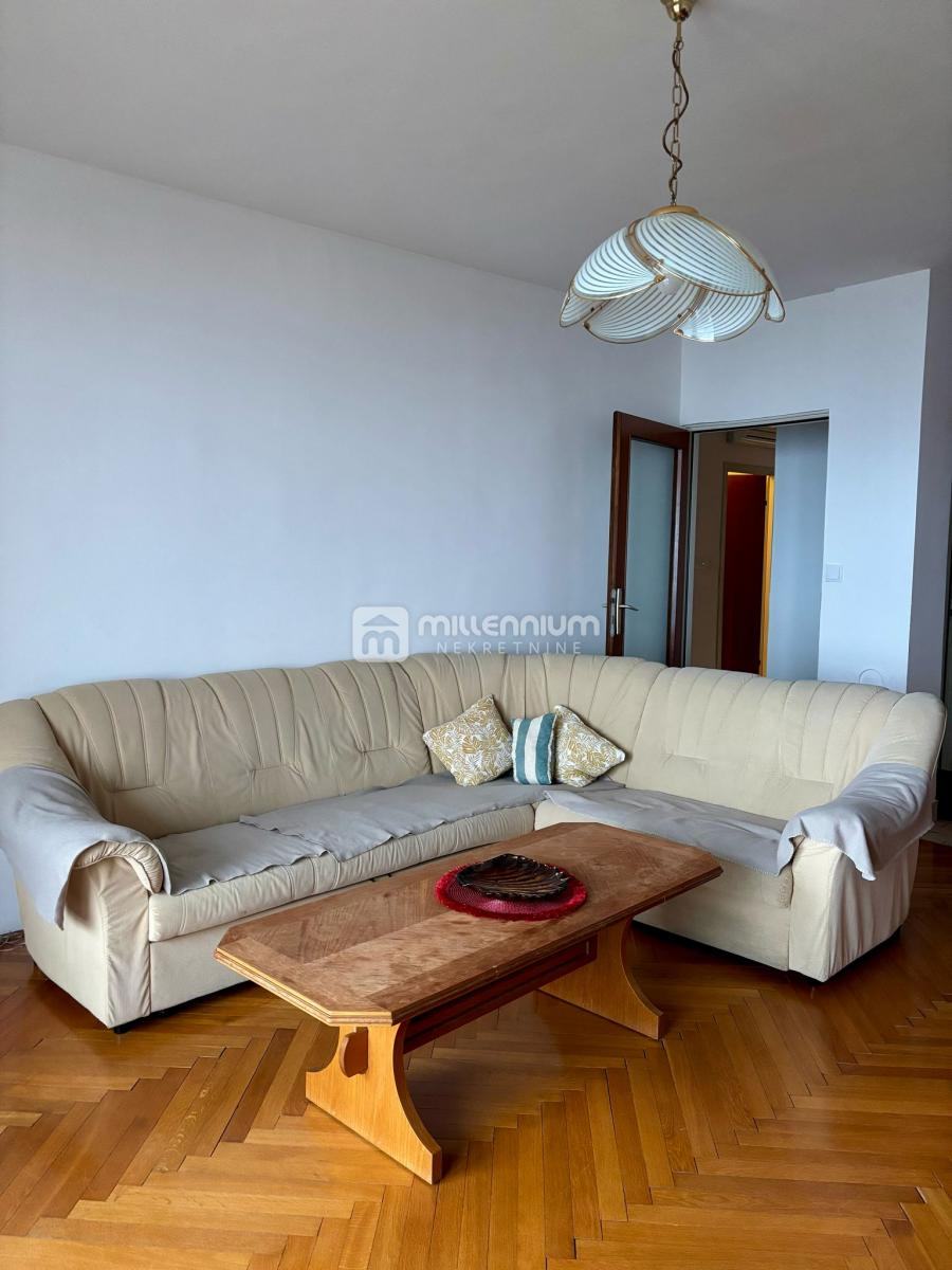 Najam, Krnjevo, 84m2, 3-sobni stan s db, lođa, balkon i pogled ...