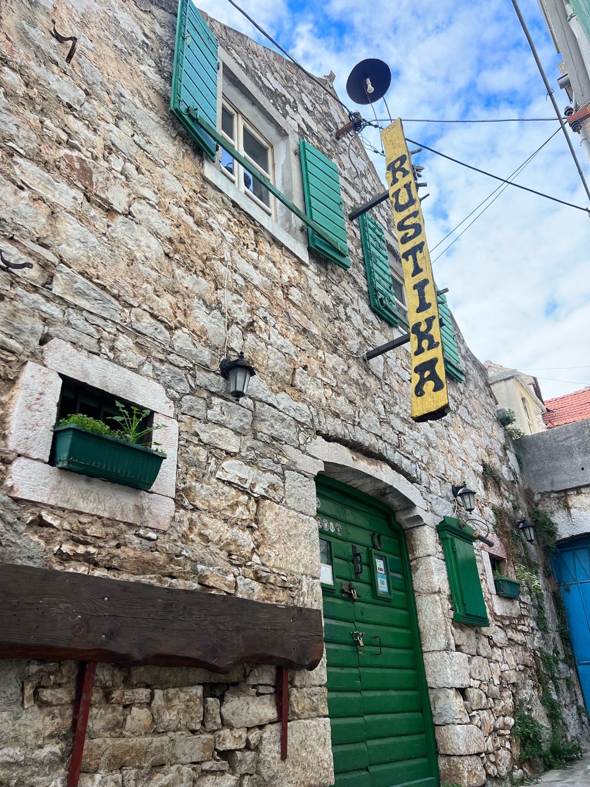 Najam restorana konoba Rustika Vodice (iznajmljivanje)