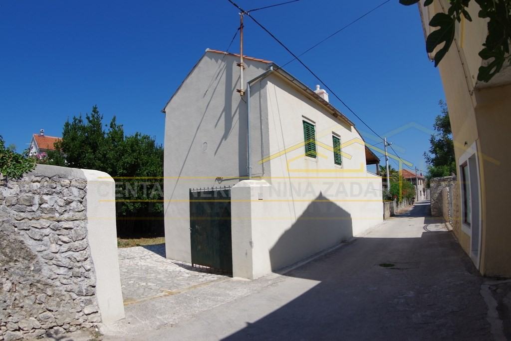 SNIŽENO: NIN - CENTAR – OBNOVLJENA KUĆA NA VRHUNSKOJ LOKACIJI! (prodaja)