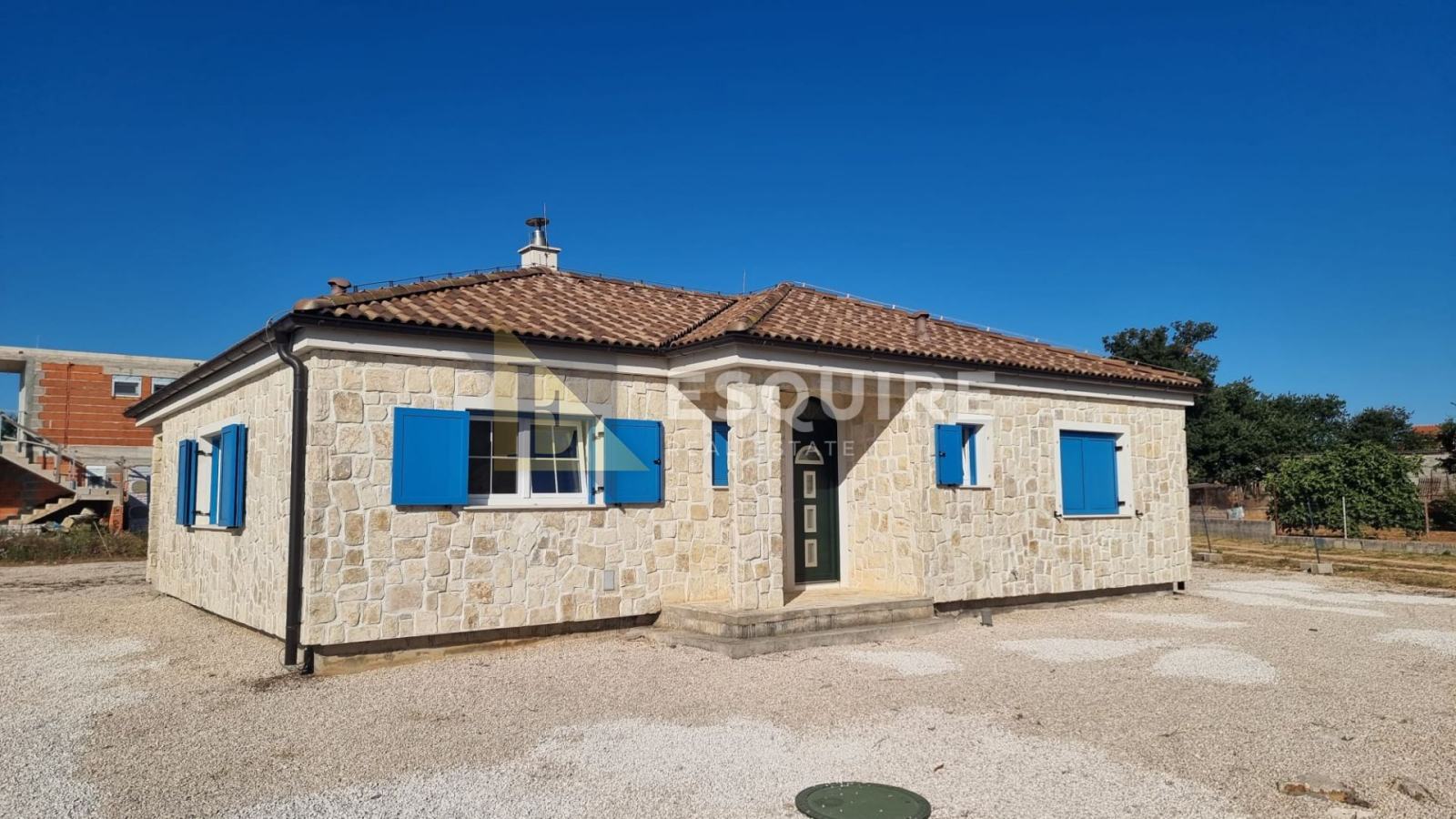 NIN - NINSKI STANOVI Kamena prizemnica uz more - 107m2 (prodaja)