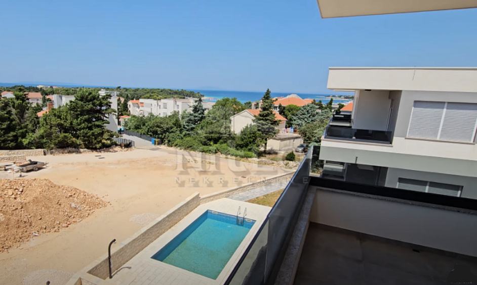 Novalja, 3-sob apartman na II katu + studio u prizemlju, bazen, novo!