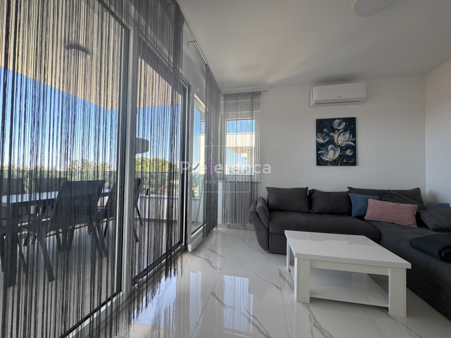 Novalja - dvosoban stan na drugom katu (prodaja)