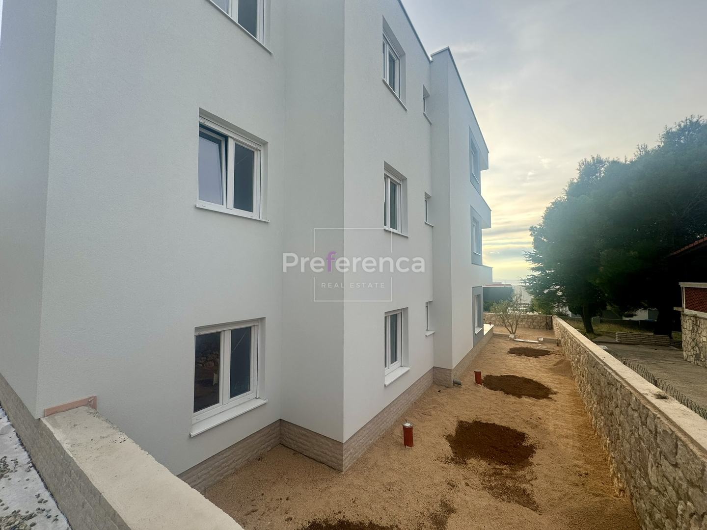 Novalja - dvosoban stan u prizemlju (prodaja)