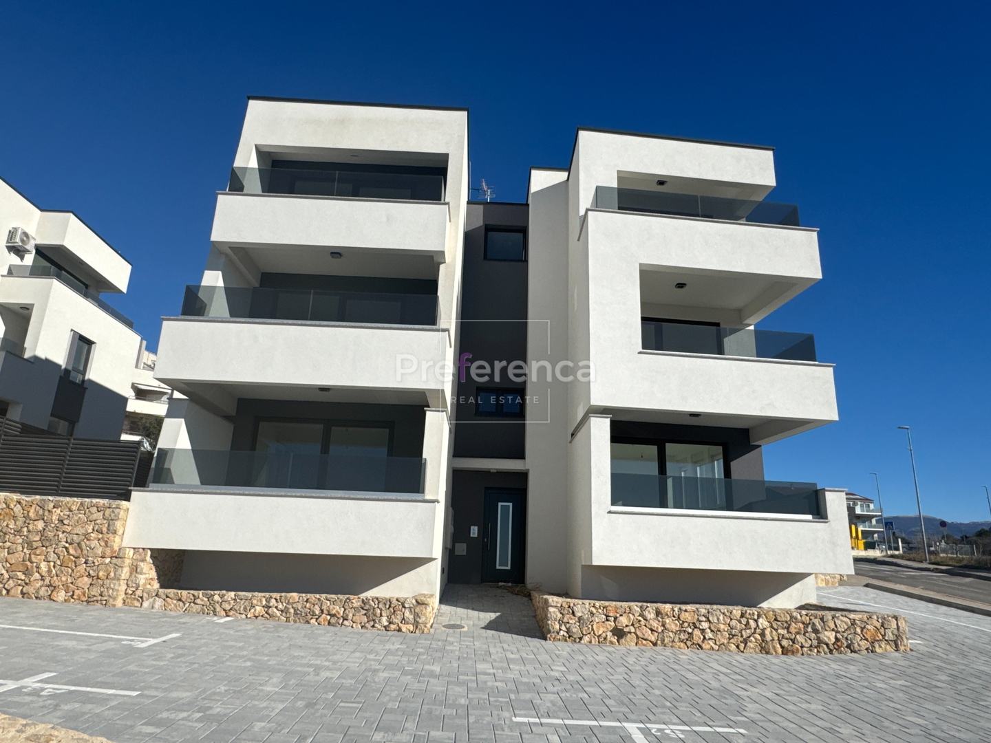 Novalja - dvosoban stan na prvom katu (prodaja)