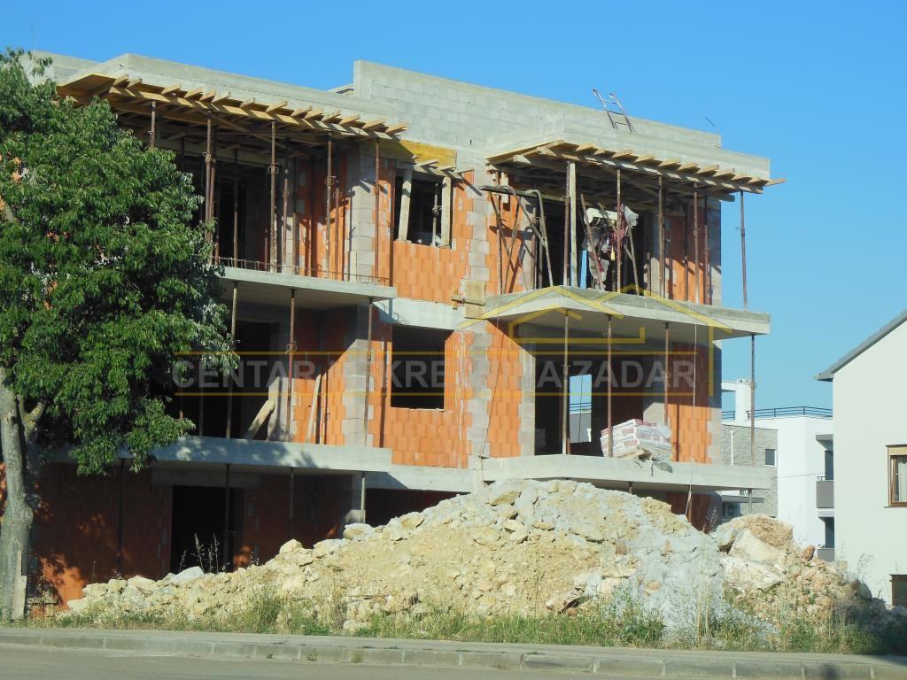 Novogradnja - trosobni stan (prodaja)