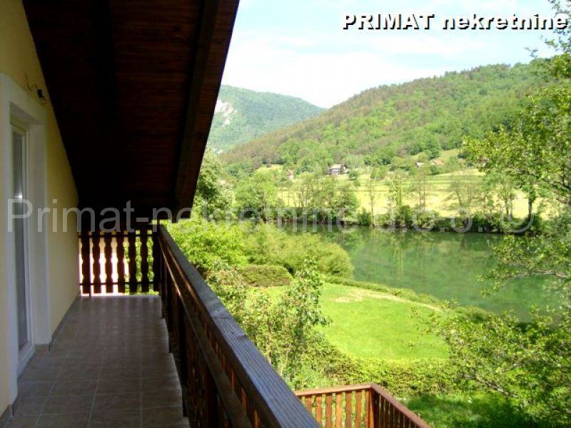 Novouređena kuća, prvi red do rijeke Kupe - SNIŽENO (prodaja)