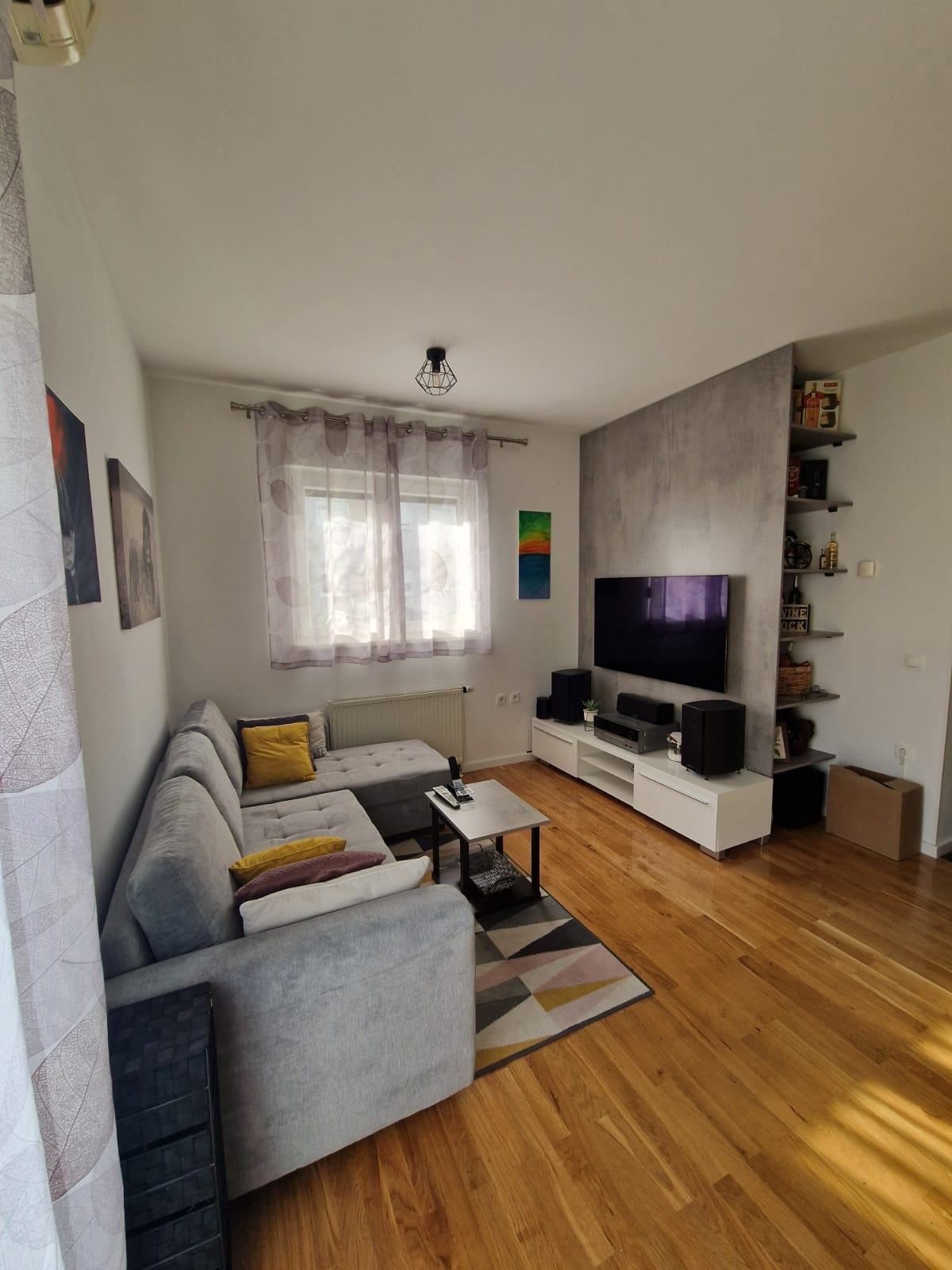 Novouređeni dvosobni stan 50m2 + terasa 30m2, Zagreb,Kamenarka ...