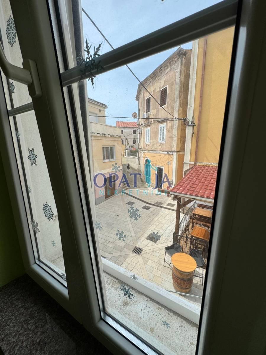 Odličan stan u samom centru Malog Lošinja, ne propustite (prodaja)