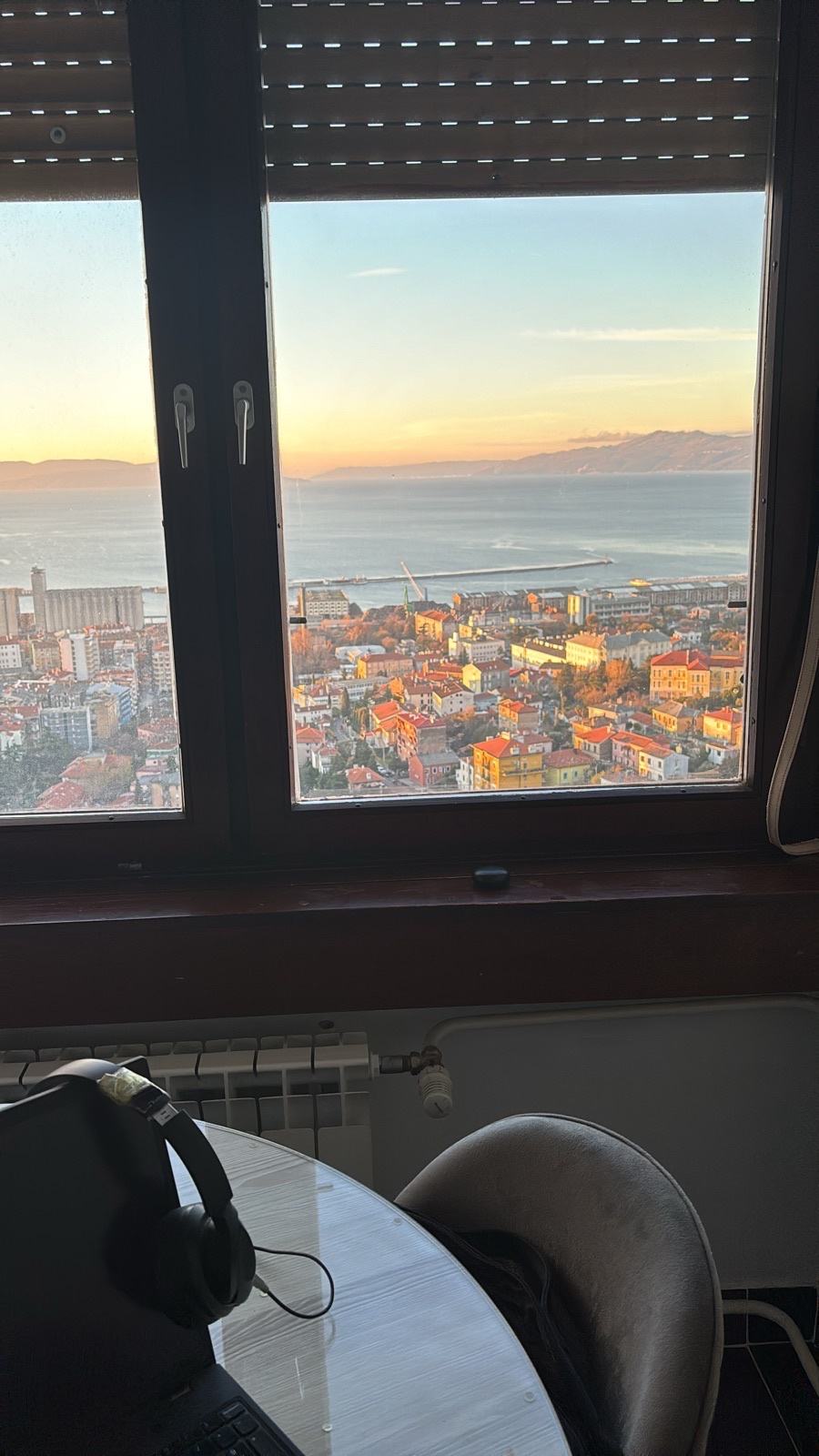 Oglas za dugoročni najam stana na Rastočinama (iznajmljivanje)