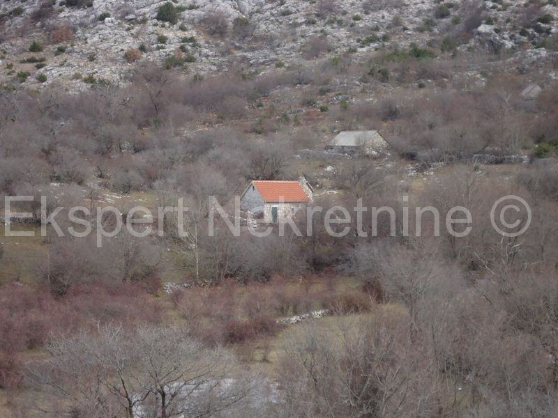 Ogorje, Svilaja, obnovljena kamena kućica cca20m2 sa1000m2 z (prodaja)