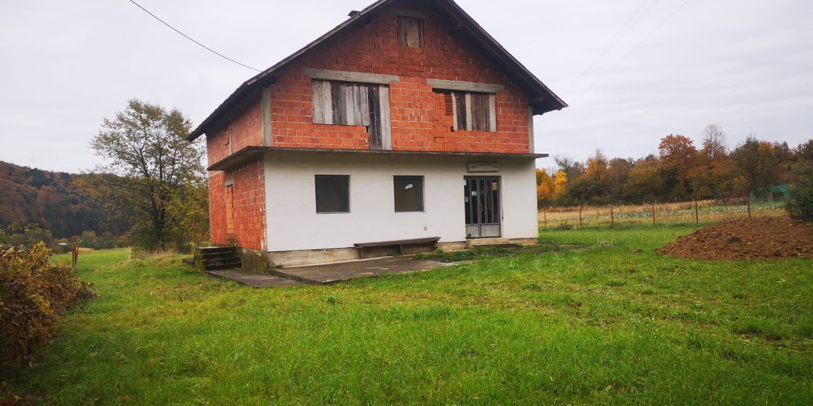 Ogulin, Vitunj, katnica sa velikom okućnicom (prodaja)