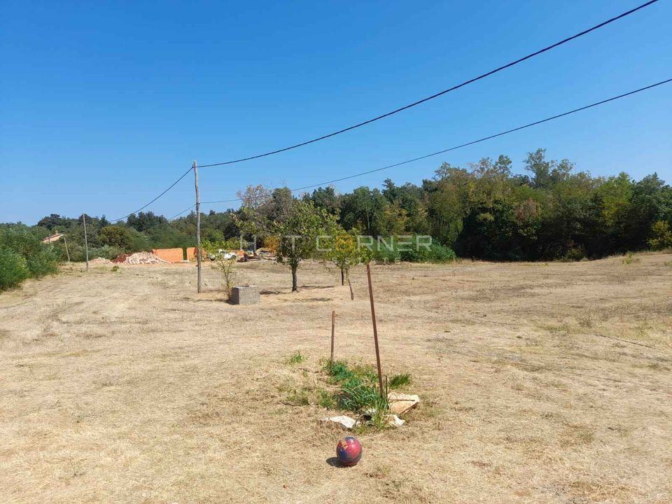 Okolica Labina, građevinsko zemljište 1.350m2