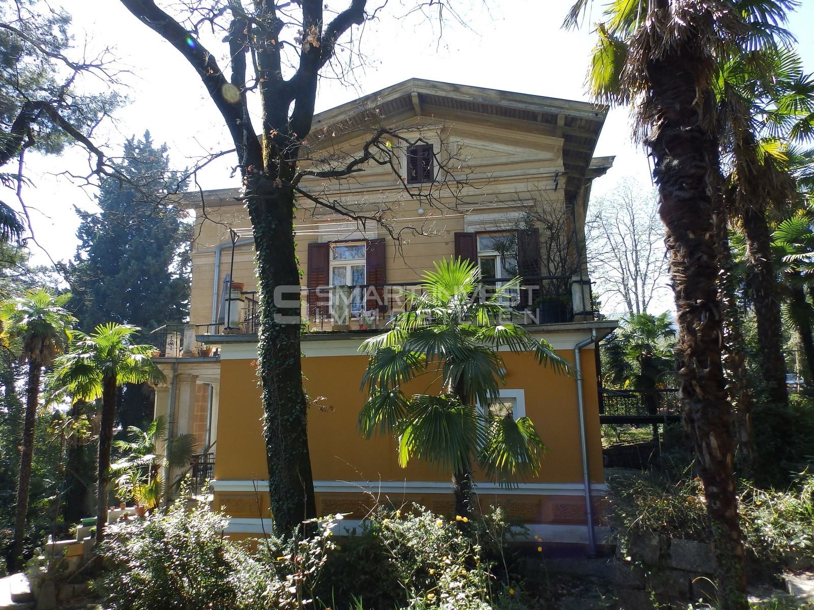 OPATIJA, dvoetažan stan u staroj villi (prodaja)